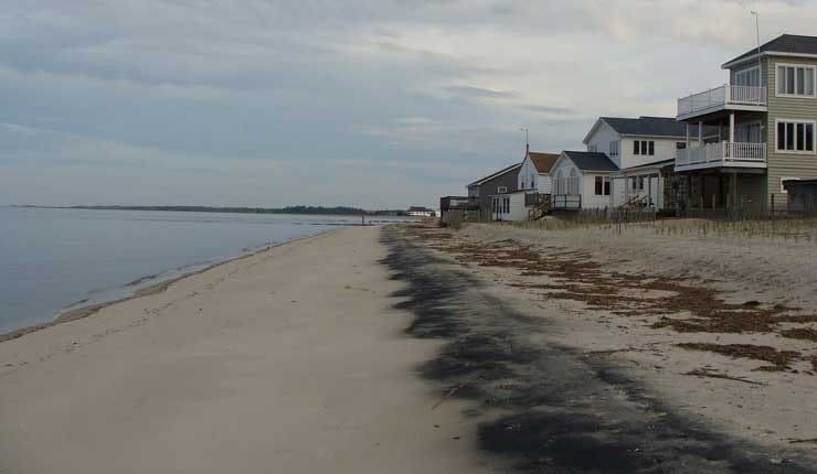 Bowers Beach Sea Glass Hunting Along the Calm Delaware Bay
